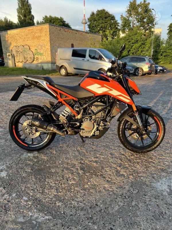 KTM Duke 2020 in Vilnius on AUTOMOTO.COM.LV Orange KTM Duke 2020 in Vilnius, with an engine capacity of 0.00 L and mileage of 23 thousand km for 2099 €, photo 5 on AUTOMOTO.COM.LV