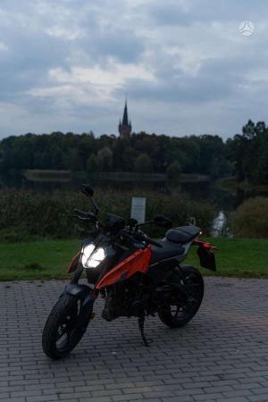 Orange KTM Duke 2024 in Vilnius, with an engine capacity of 0.13 L and mileage of 8 thousand km for 4000 €, photo 6 on AUTOMOTO.COM.LV