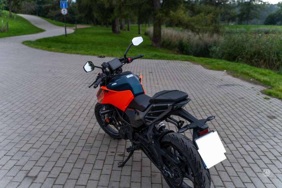 Orange KTM Duke 2024 in Vilnius, with an engine capacity of 0.13 L and mileage of 8 thousand km for 4000 €, photo 12 on AUTOMOTO.COM.LV