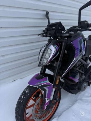 Violet KTM Duke 2020 in Vilkaviskis, with an engine capacity of 0.13 L and mileage of 11 thousand km for 3950 €, photo 2 on AUTOMOTO.COM.LV