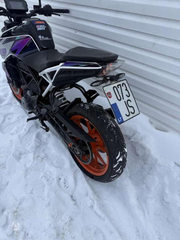 Violets KTM Duke 2020 Vilkaviškis, ar dzinēja tilpumu 0.13 L un nobraukumu 11 tūkst. km par 3950 €, foto 5 vietnē AUTOMOTO.COM.LV