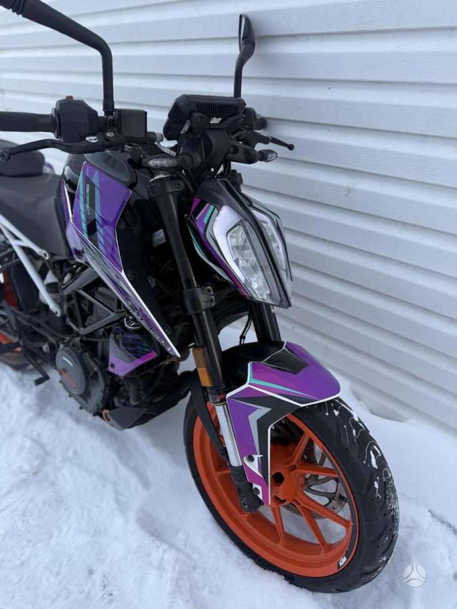 Violet KTM Duke 2020 in Vilkaviskis, with an engine capacity of 0.13 L and mileage of 11 thousand km for 3950 €, photo 14 on AUTOMOTO.COM.LV