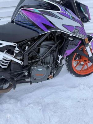 Violet KTM Duke 2020 in Vilkaviskis, with an engine capacity of 0.13 L and mileage of 11 thousand km for 3950 €, photo 17 on AUTOMOTO.COM.LV