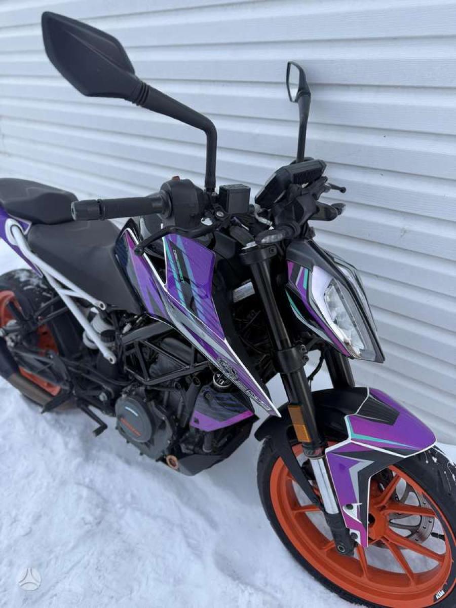 Violet KTM Duke 2020 in Vilkaviskis, with an engine capacity of 0.13 L and mileage of 11 thousand km for 3950 €, photo 20 on AUTOMOTO.COM.LV