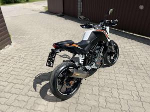 White KTM Duke 2015 in Prienai, with an engine capacity of 0.13 L and mileage of 21 thousand km for 1699 €, photo 7 on AUTOMOTO.COM.LV