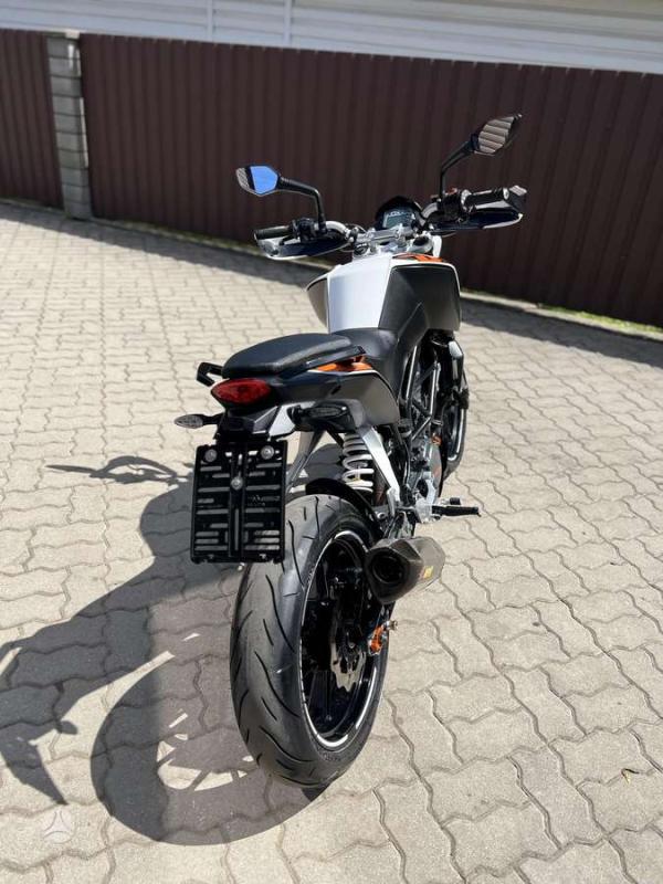 Balts KTM Duke 2015 Prienai, ar dzinēja tilpumu 0.13 L un nobraukumu 21 tūkst. km par 1699 €, foto 8 vietnē AUTOMOTO.COM.LV