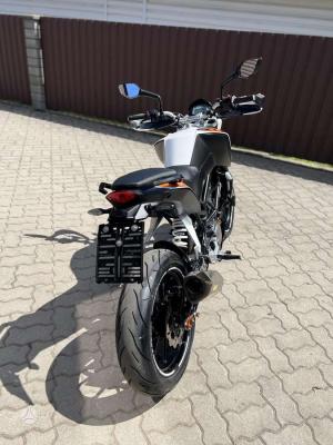 White KTM Duke 2015 in Prienai, with an engine capacity of 0.13 L and mileage of 21 thousand km for 1699 €, photo 9 on AUTOMOTO.COM.LV