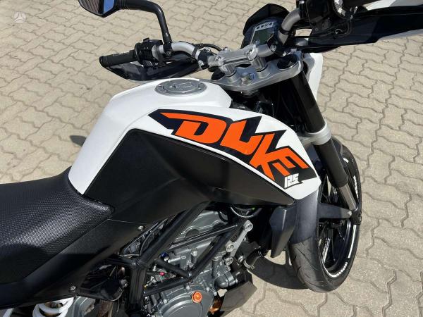 Balts KTM Duke 2015 Prienai, ar dzinēja tilpumu 0.13 L un nobraukumu 21 tūkst. km par 1699 €, foto 9 vietnē AUTOMOTO.COM.LV