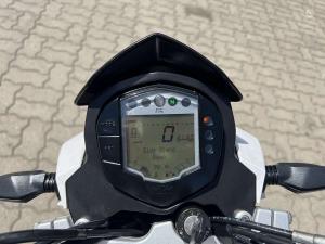 White KTM Duke 2015 in Prienai, with an engine capacity of 0.13 L and mileage of 21 thousand km for 1699 €, photo 21 on AUTOMOTO.COM.LV