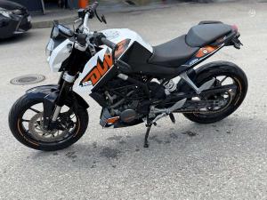 Balts KTM Duke 2015 Kauņa, ar dzinēja tilpumu 0.13 L un nobraukumu 23 tūkst. km par 1950 €, foto 5 vietnē AUTOMOTO.COM.LV