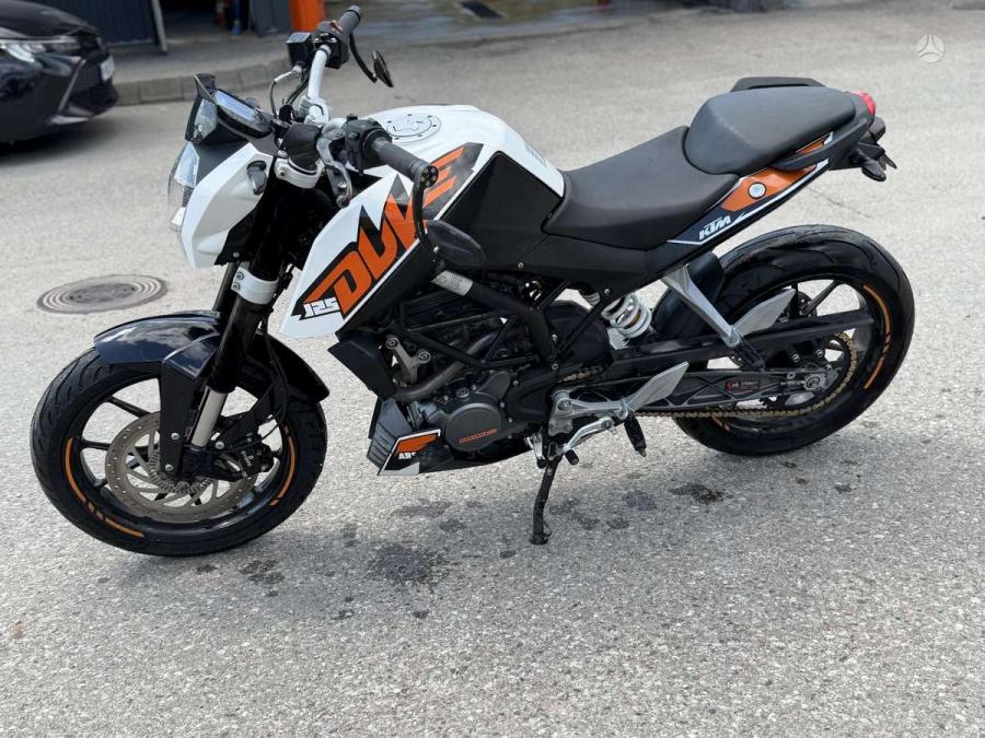 Balts KTM Duke 2015 Kauņa, ar dzinēja tilpumu 0.13 L un nobraukumu 23 tūkst. km par 1950 €, foto 5 vietnē AUTOMOTO.COM.LV