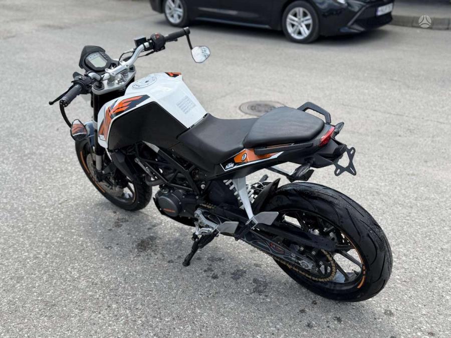 Balts KTM Duke 2015 Kauņa, ar dzinēja tilpumu 0.13 L un nobraukumu 23 tūkst. km par 1950 €, foto 6 vietnē AUTOMOTO.COM.LV