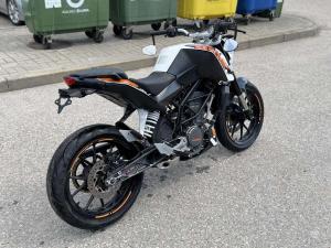 Balts KTM Duke 2015 Kauņa, ar dzinēja tilpumu 0.13 L un nobraukumu 23 tūkst. km par 1950 €, foto 7 vietnē AUTOMOTO.COM.LV
