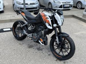 White KTM Duke 2015 in Kaunas, with an engine capacity of 0.13 L and mileage of 0 thousand km for 1850 €, photo  on AUTOMOTO.COM.LV