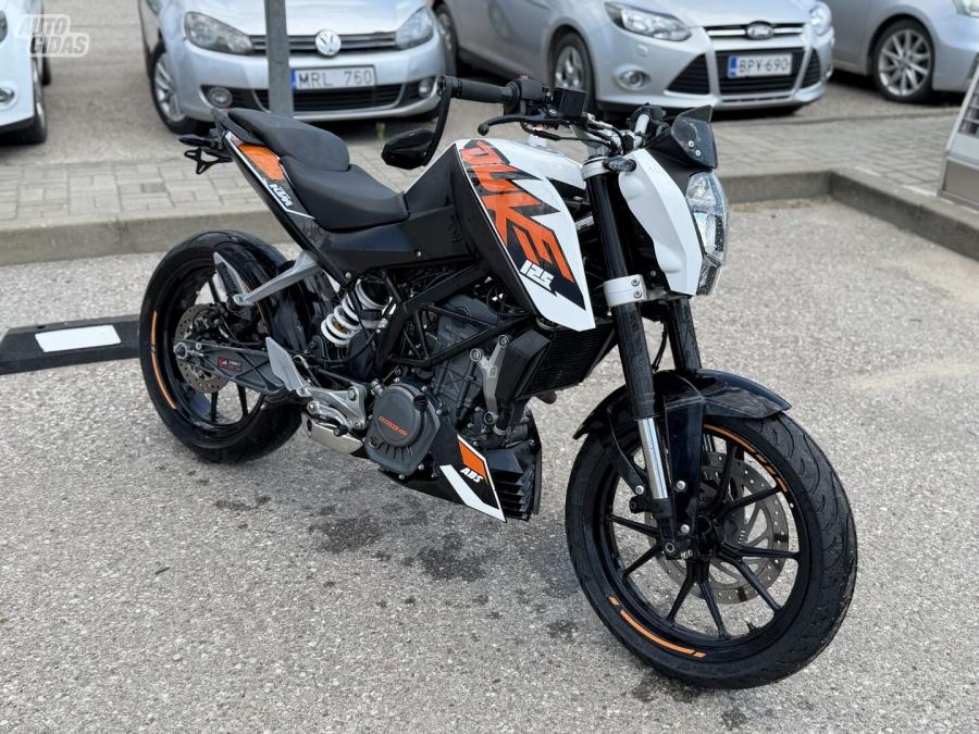 White KTM Duke 2015 in Kaunas, with an engine capacity of 0.13 L and mileage of 0 thousand km for 1850 €, photo 1 on AUTOMOTO.COM.LV