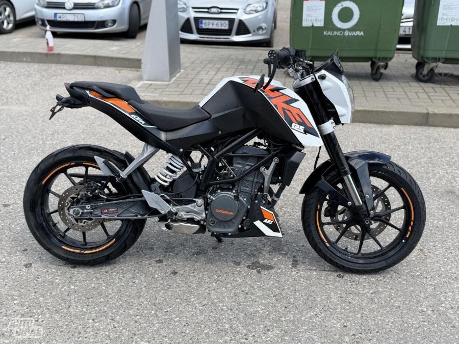 White KTM Duke 2015 in Kaunas, with an engine capacity of 0.13 L and mileage of 0 thousand km for 1850 €, photo 4 on AUTOMOTO.COM.LV
