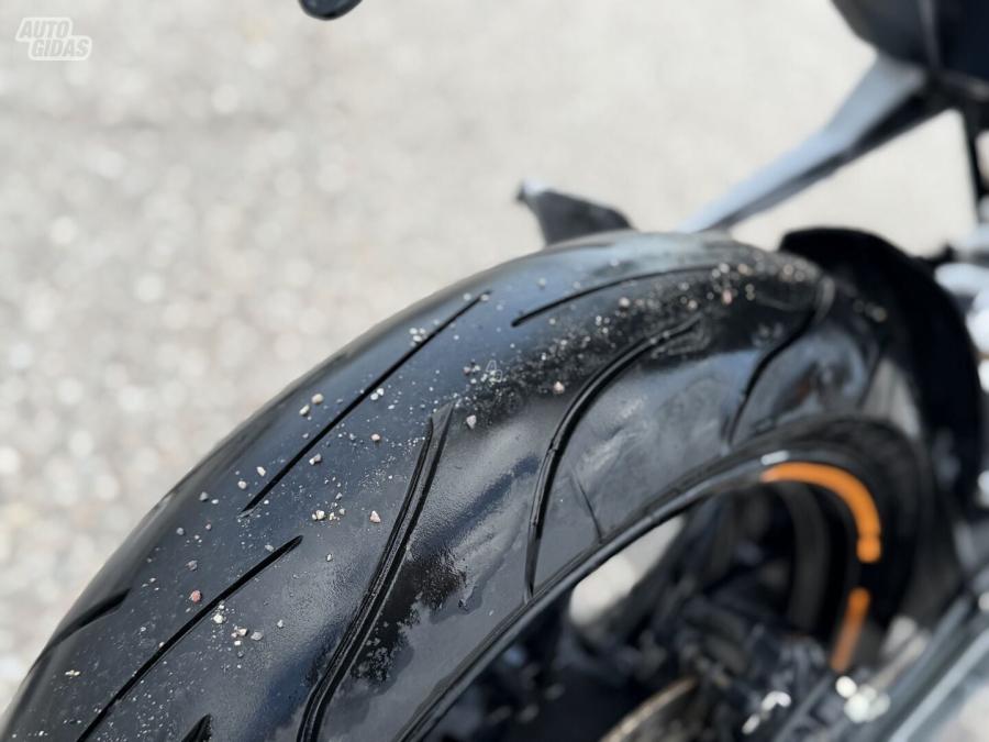 White KTM Duke 2015 in Kaunas, with an engine capacity of 0.13 L and mileage of 0 thousand km for 1850 €, photo 9 on AUTOMOTO.COM.LV