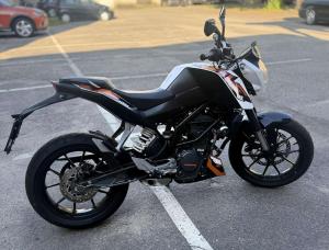 White KTM Duke 2016 in Vilnius, with an engine capacity of 0.13 L and mileage of 23 thousand km for 2100 €, photo 5 on AUTOMOTO.COM.LV