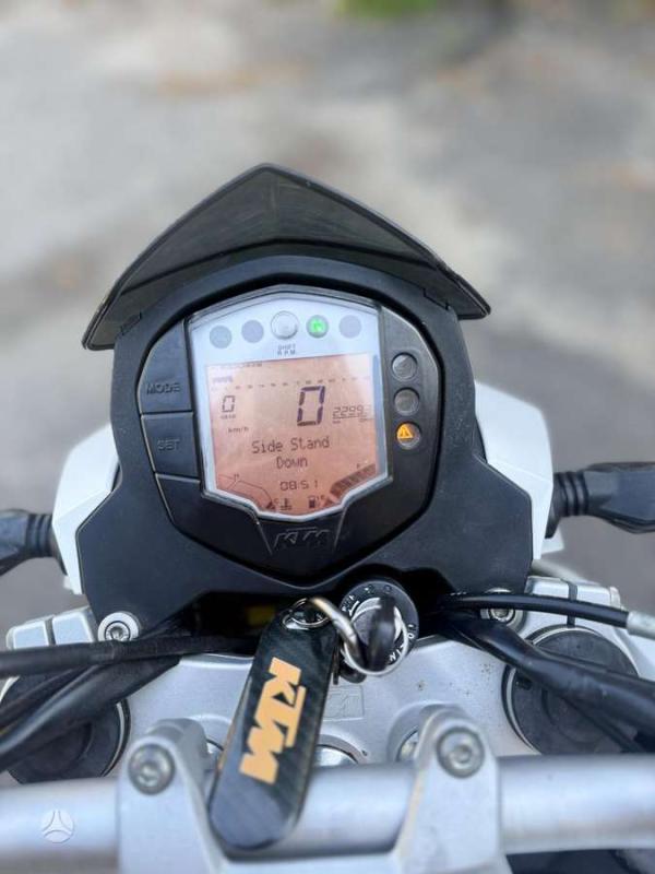 White KTM Duke 2016 in Vilnius, with an engine capacity of 0.13 L and mileage of 23 thousand km for 2100 €, photo 5 on AUTOMOTO.COM.LV