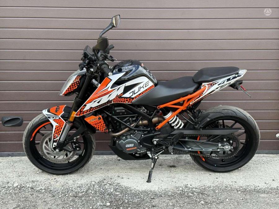 Balts KTM Duke 2018 Marijampole, ar dzinēja tilpumu 0.13 L un nobraukumu 19 tūkst. km par 2799 €, foto 1 vietnē AUTOMOTO.COM.LV