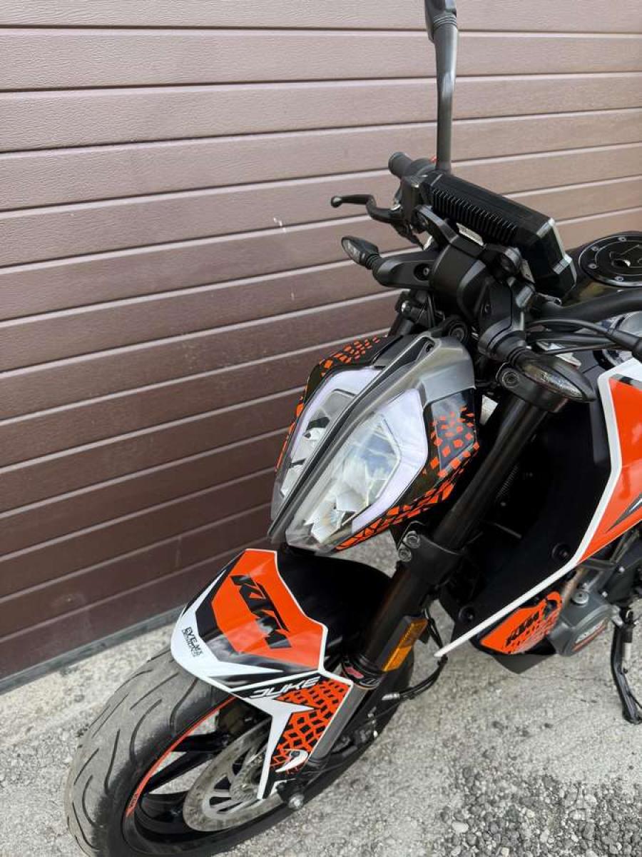 Balts KTM Duke 2018 Marijampole, ar dzinēja tilpumu 0.13 L un nobraukumu 19 tūkst. km par 2799 €, foto 4 vietnē AUTOMOTO.COM.LV