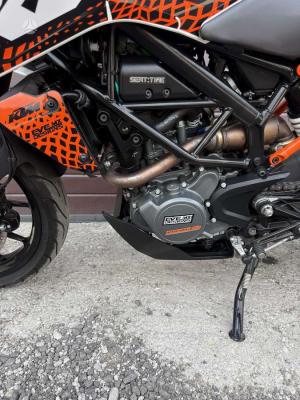Balts KTM Duke 2018 Marijampole, ar dzinēja tilpumu 0.13 L un nobraukumu 19 tūkst. km par 2799 €, foto 7 vietnē AUTOMOTO.COM.LV