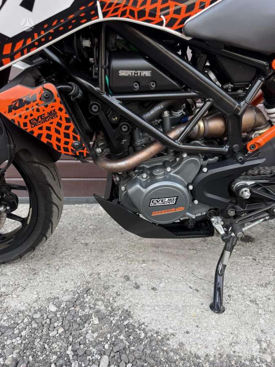 Balts KTM Duke 2018 Marijampole, ar dzinēja tilpumu 0.13 L un nobraukumu 19 tūkst. km par 2799 €, foto 7 vietnē AUTOMOTO.COM.LV