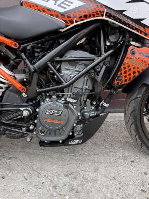 Balts KTM Duke 2018 Marijampole, ar dzinēja tilpumu 0.13 L un nobraukumu 19 tūkst. km par 2799 €, foto 16 vietnē AUTOMOTO.COM.LV