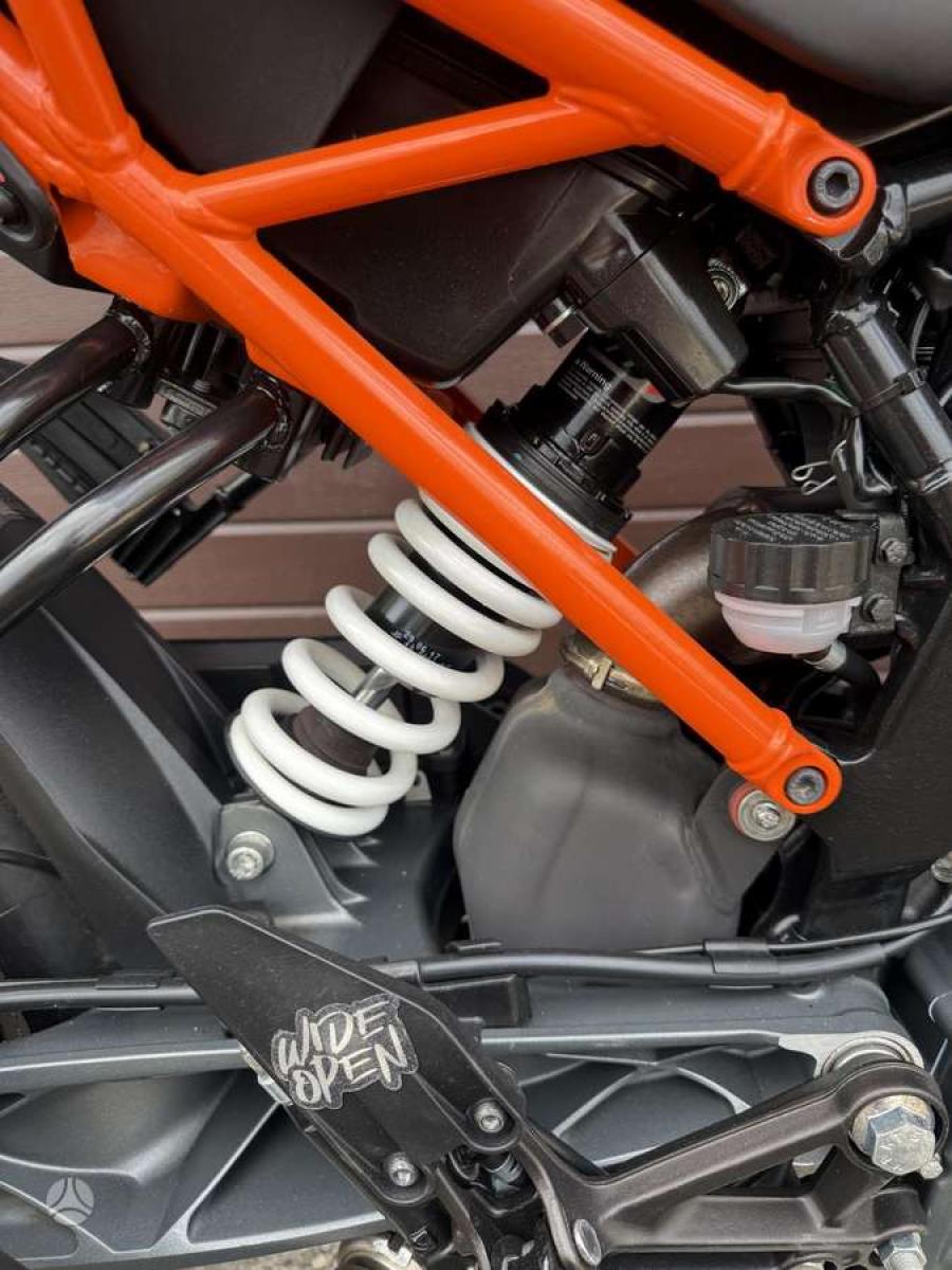 Balts KTM Duke 2018 Marijampole, ar dzinēja tilpumu 0.13 L un nobraukumu 19 tūkst. km par 2799 €, foto 17 vietnē AUTOMOTO.COM.LV