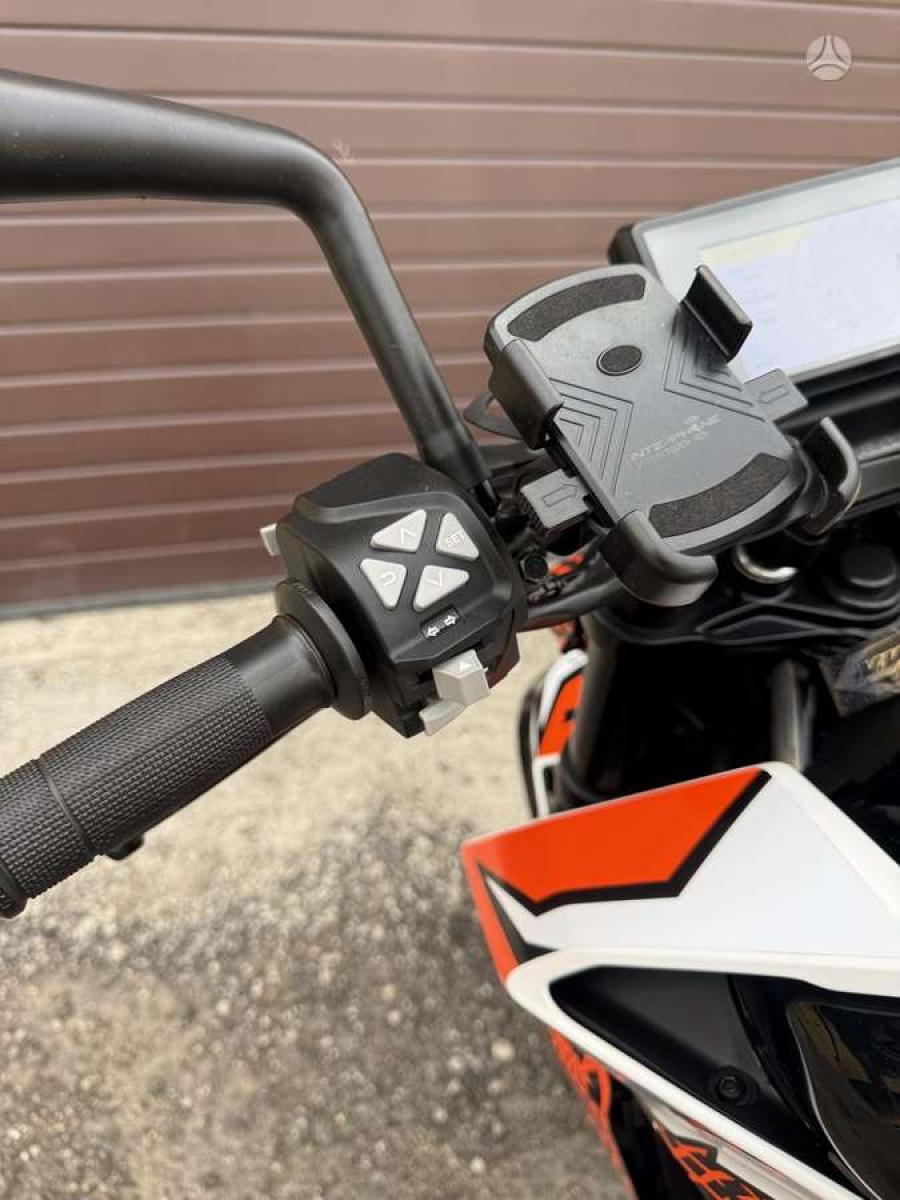 Balts KTM Duke 2018 Marijampole, ar dzinēja tilpumu 0.13 L un nobraukumu 19 tūkst. km par 2799 €, foto 22 vietnē AUTOMOTO.COM.LV
