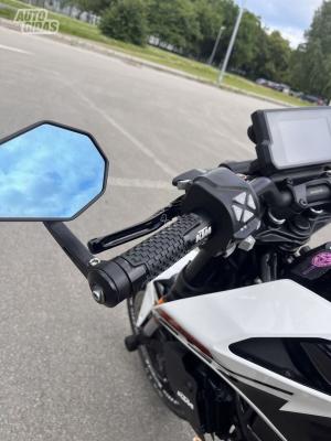 White KTM Duke 2018 in Kaunas, with an engine capacity of 0.13 L and mileage of 30 thousand km for 2350 €, photo 8 on AUTOMOTO.COM.LV