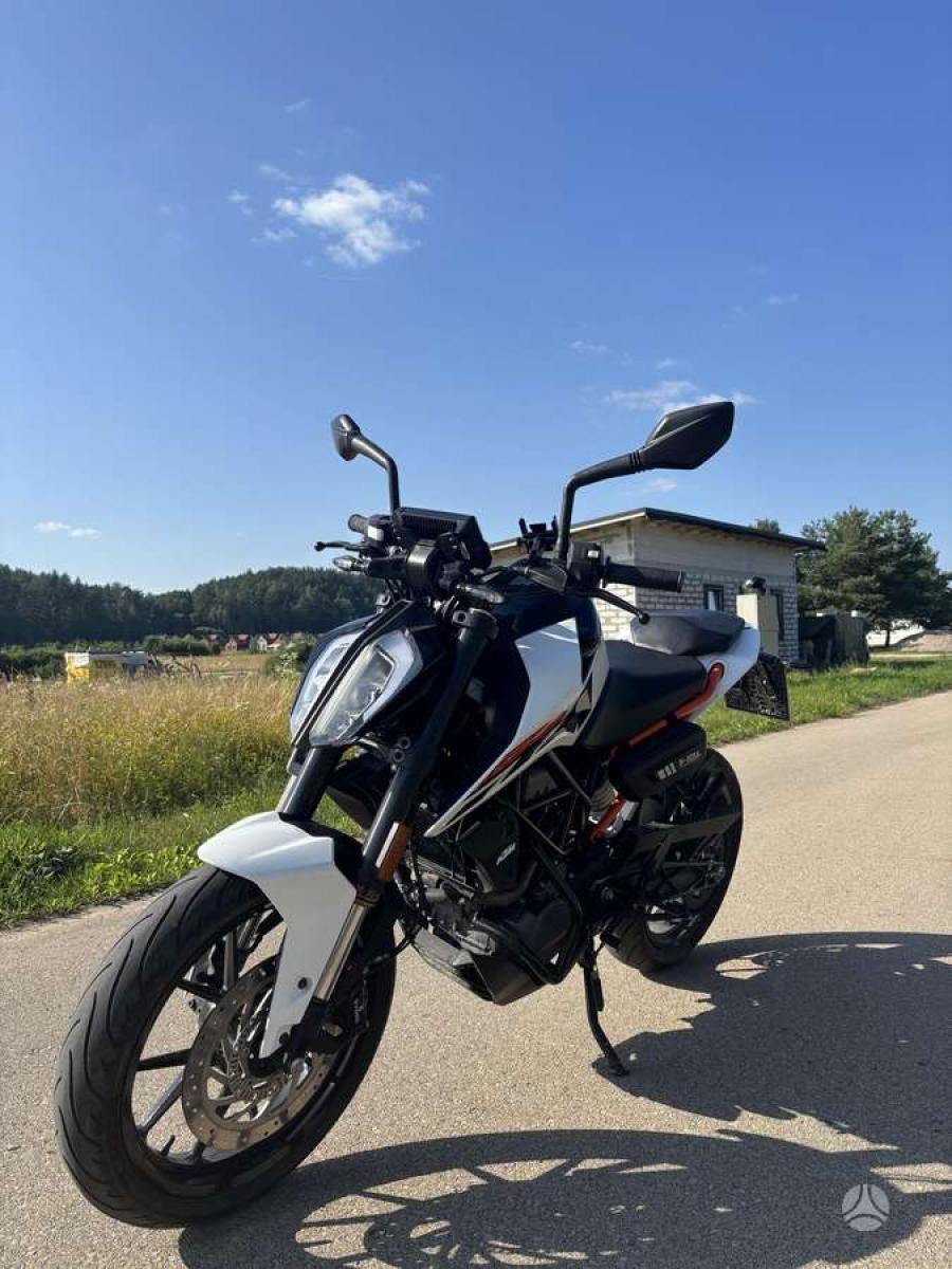 White KTM Duke 2018 in Druskininkai, with an engine capacity of 0.13 L and mileage of 14 thousand km for 2400 €, photo 5 on AUTOMOTO.COM.LV