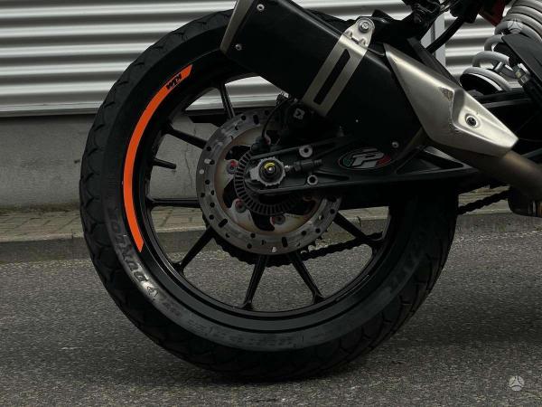 White KTM Duke 2018 in Vilnius, with an engine capacity of 0.13 L and mileage of 29 thousand km for 2300 €, photo 8 on AUTOMOTO.COM.LV