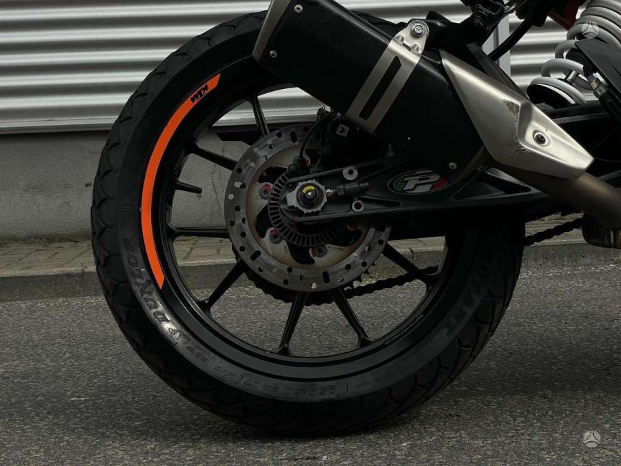 White KTM Duke 2018 in Vilnius, with an engine capacity of 0.13 L and mileage of 29 thousand km for 2300 €, photo 8 on AUTOMOTO.COM.LV