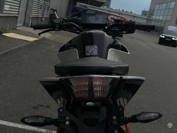 White KTM Duke 2018 in Vilnius, with an engine capacity of 0.13 L and mileage of 29 thousand km for 2300 €, photo 11 on AUTOMOTO.COM.LV