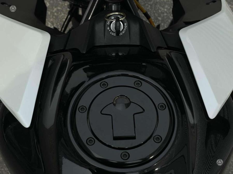White KTM Duke 2018 in Vilnius, with an engine capacity of 0.13 L and mileage of 29 thousand km for 2300 €, photo 14 on AUTOMOTO.COM.LV
