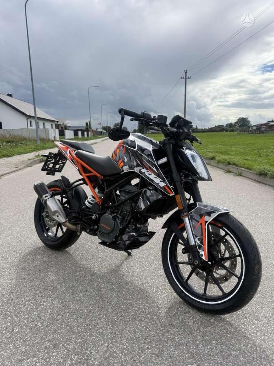 White KTM Duke 2019 in Marijampole, with an engine capacity of 0.13 L and mileage of 12 thousand km for 2440 €, photo 8 on AUTOMOTO.COM.LV