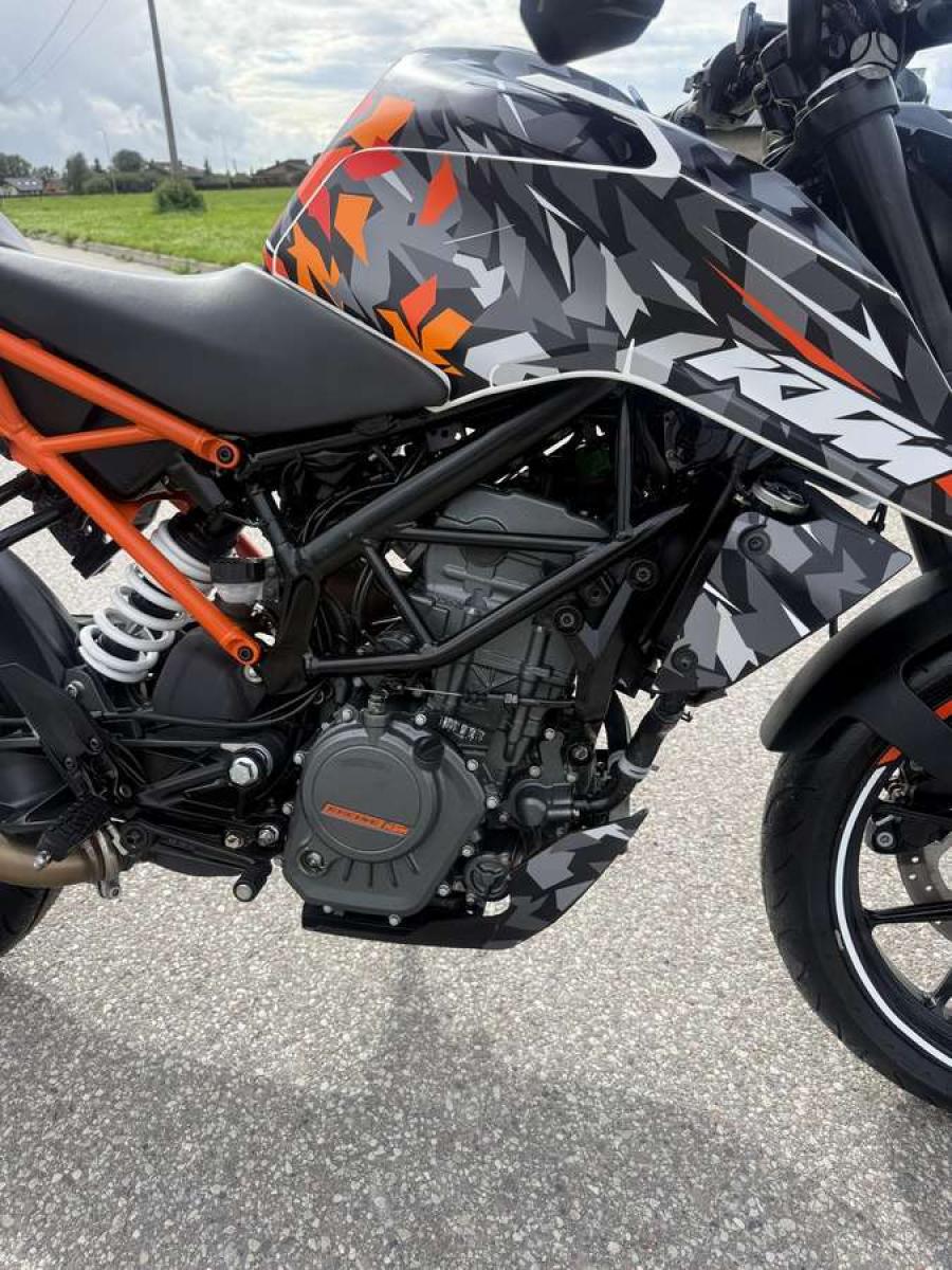 White KTM Duke 2019 in Marijampole, with an engine capacity of 0.13 L and mileage of 12 thousand km for 2440 €, photo 10 on AUTOMOTO.COM.LV