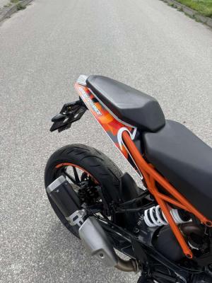 White KTM Duke 2019 in Marijampole, with an engine capacity of 0.13 L and mileage of 12 thousand km for 2440 €, photo 11 on AUTOMOTO.COM.LV