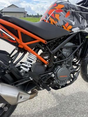 White KTM Duke 2019 in Marijampole, with an engine capacity of 0.13 L and mileage of 12 thousand km for 2440 €, photo 12 on AUTOMOTO.COM.LV