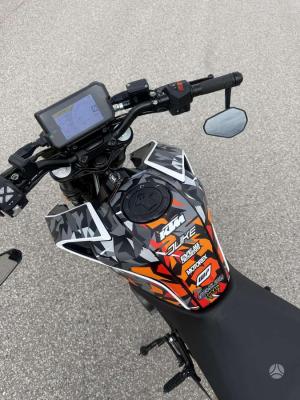 White KTM Duke 2019 in Marijampole, with an engine capacity of 0.13 L and mileage of 12 thousand km for 2440 €, photo 15 on AUTOMOTO.COM.LV