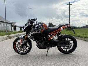 White KTM Duke 2019 in Marijampole, with an engine capacity of 0.13 L and mileage of 12 thousand km for 2440 €, photo 19 on AUTOMOTO.COM.LV