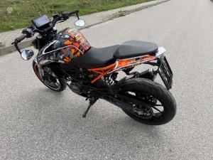 White KTM Duke 2019 in Marijampole, with an engine capacity of 0.13 L and mileage of 12 thousand km for 2440 €, photo 21 on AUTOMOTO.COM.LV