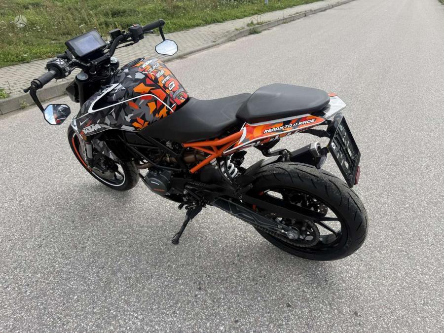 White KTM Duke 2019 in Marijampole, with an engine capacity of 0.13 L and mileage of 12 thousand km for 2440 €, photo 21 on AUTOMOTO.COM.LV