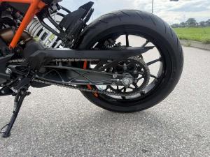 White KTM Duke 2019 in Marijampole, with an engine capacity of 0.13 L and mileage of 12 thousand km for 2440 €, photo 22 on AUTOMOTO.COM.LV