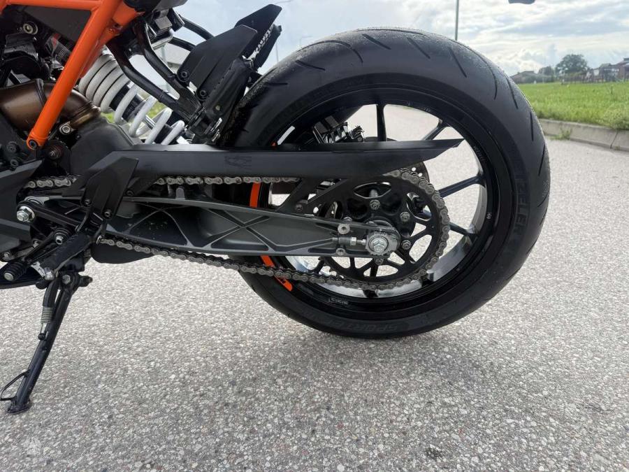 White KTM Duke 2019 in Marijampole, with an engine capacity of 0.13 L and mileage of 12 thousand km for 2440 €, photo 22 on AUTOMOTO.COM.LV