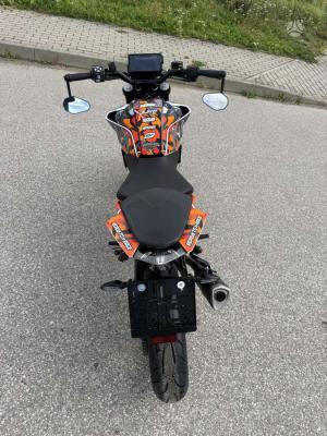 White KTM Duke 2019 in Marijampole, with an engine capacity of 0.13 L and mileage of 12 thousand km for 2440 €, photo 26 on AUTOMOTO.COM.LV