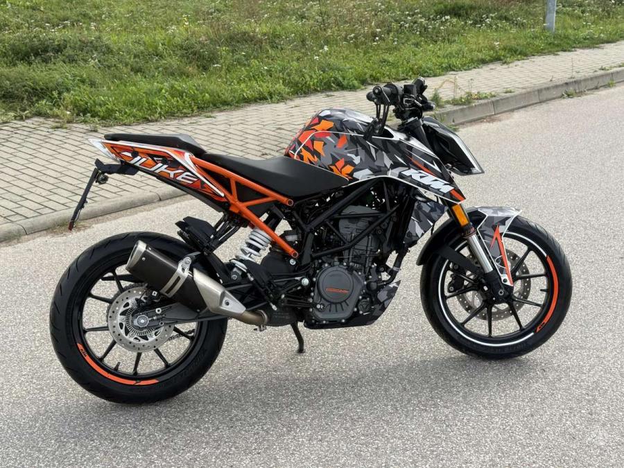 White KTM Duke 2019 in Marijampole, with an engine capacity of 0.13 L and mileage of 12 thousand km for 2440 €, photo 27 on AUTOMOTO.COM.LV
