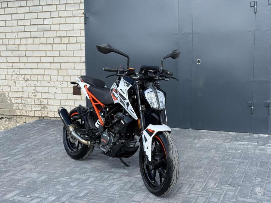 White KTM Duke 2019 in Vilkaviskis, with an engine capacity of 0.13 L and mileage of 28 thousand km for 2330 €, photo 4 on AUTOMOTO.COM.LV