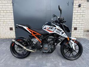 White KTM Duke 2019 in Vilkaviskis, with an engine capacity of 0.13 L and mileage of 28 thousand km for 2330 €, photo 7 on AUTOMOTO.COM.LV